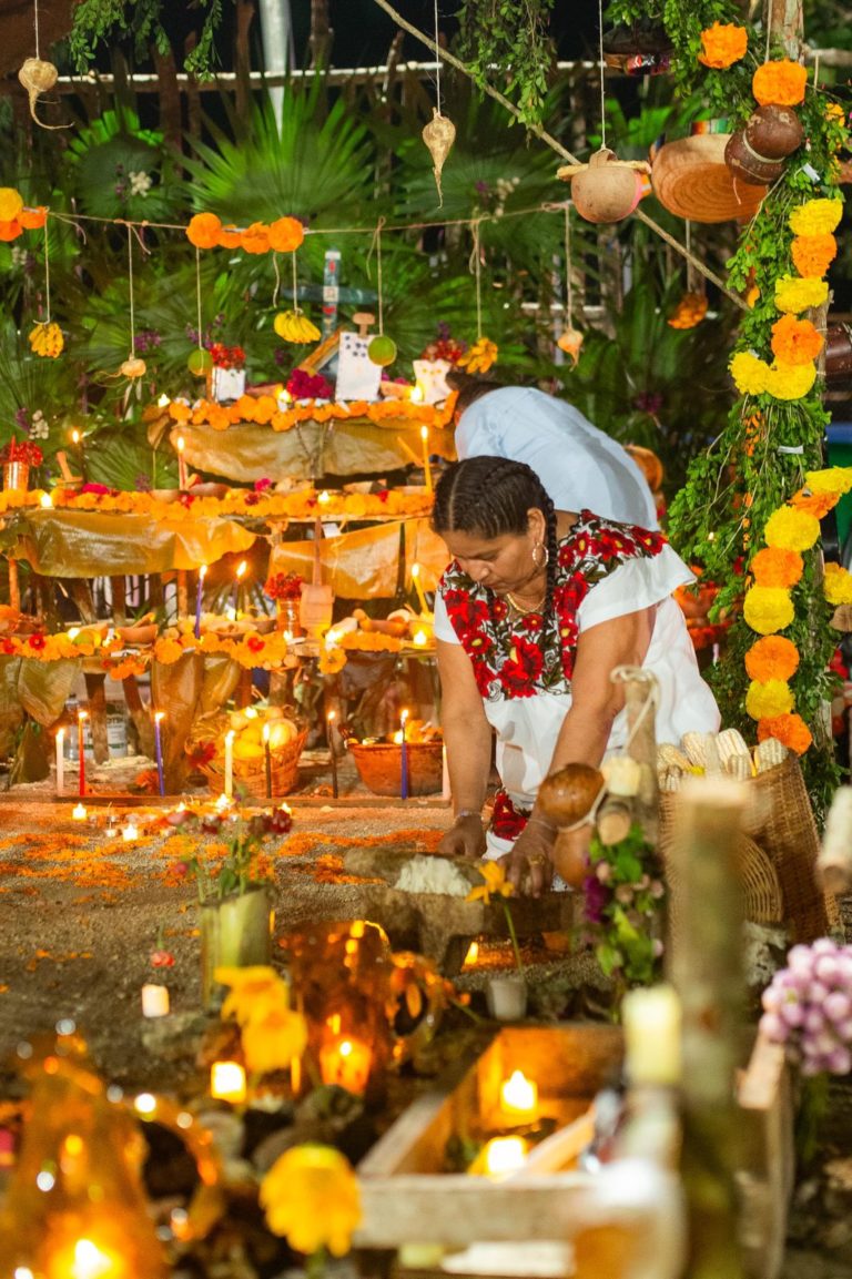 Playa del Carmen | Hanal Pixán con desfiles y altares